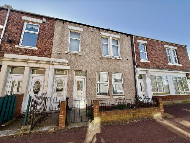 Station Road, Bill Quay, Gateshead NE10, 2 bed flat to rent, £650 pcm | PrimeLocation