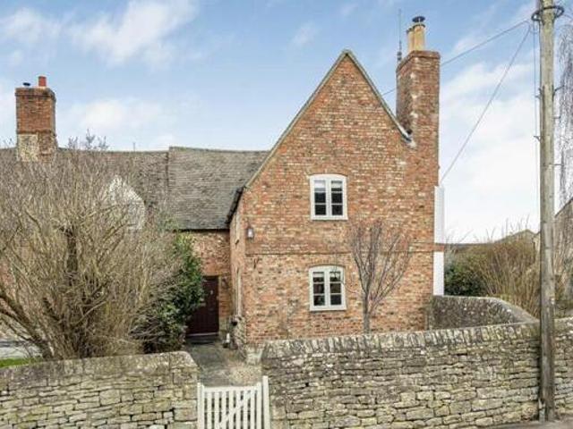 Station Road, Bishops Cleeve, 3 Bedroom Semi detached