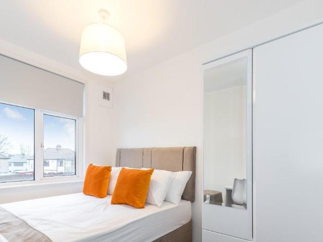 Station Road, Bristol BS34 4 bed house to rent £2,700 pcm £623 pw
