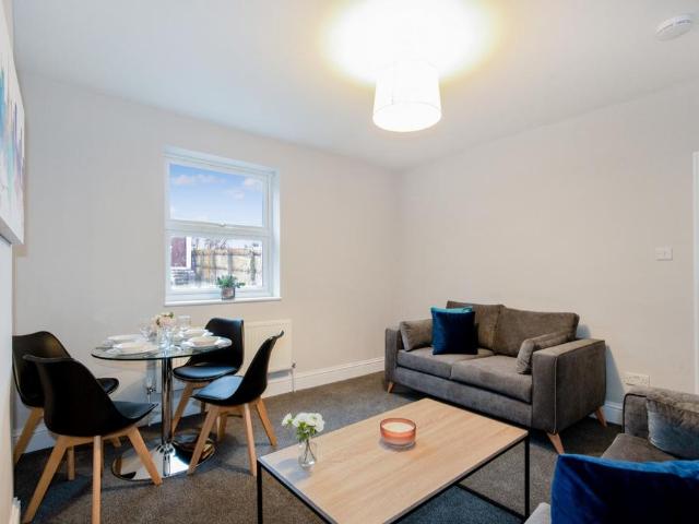 Station Road, Bristol BS34 4 bed house to rent £2,995 pcm £691 pw
