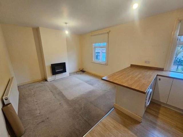 Station Road, Desborough, Northants, NN14