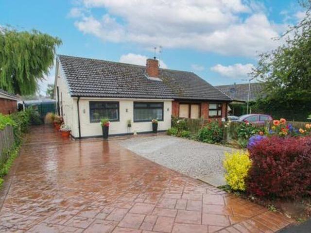 Station Road, Dunscroft, 2 Bedroom Semi detached