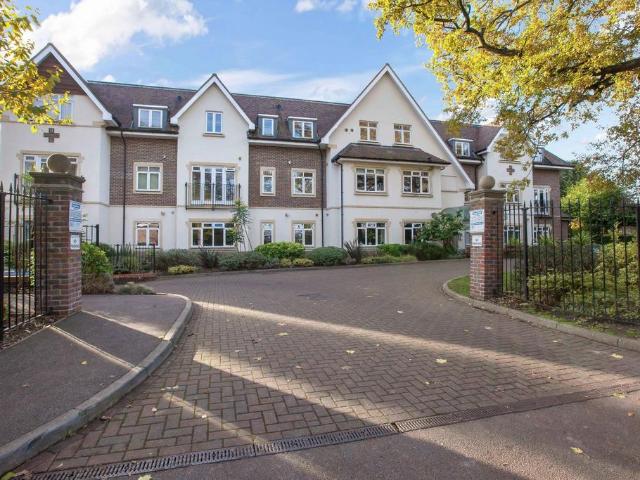 Station Road, Emineo Station Road, HP9 2 bed apartment to rent £1,725 pcm £398 pw