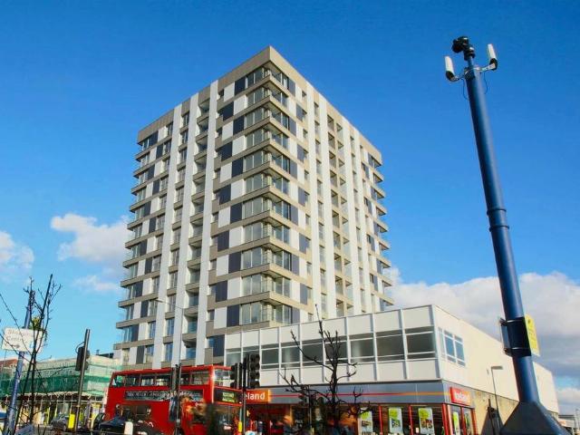 Station Road, Edgware 2 bed apartment to rent £1,750 pcm £404 pw