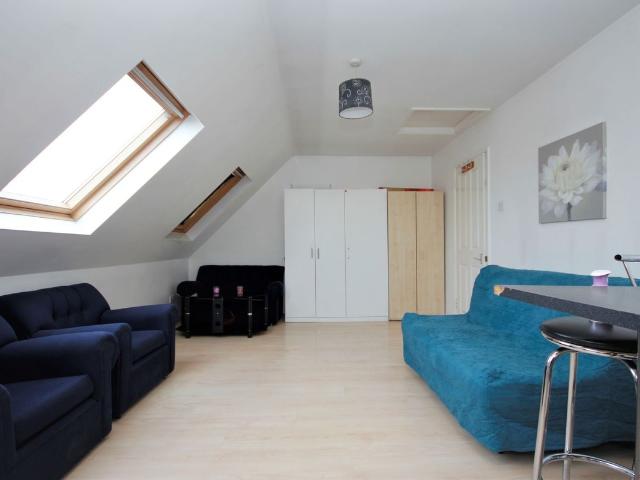 Station Road, Edgware HA8, 1 bed flat to rent, £1,300 pcm | PrimeLocation