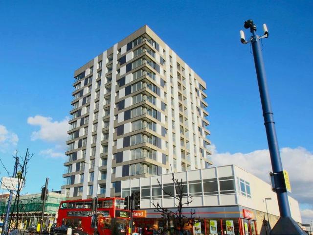 Station Road, Edgware HA8, 2 bed flat to rent, £1,800 pcm | PrimeLocation