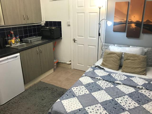 Station Road, Erdington, Birmingham B23, Studio to rent, £600 pcm | PrimeLocation