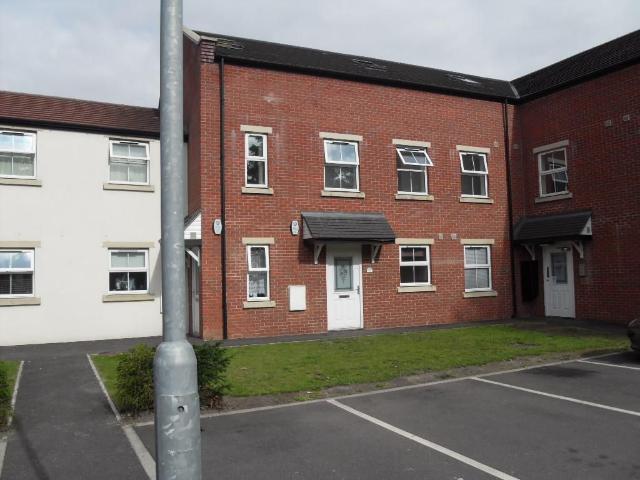 Station Road, Ferrybridge, Knottingley WF11, 2 bed flat to rent, £700 pcm | PrimeLocation