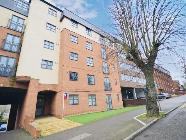 Station Road, Kettering NN15, 2 bed flat to rent, £925 pcm | PrimeLocation
