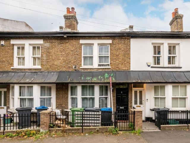 Station Road, Kingston, Kingston upon. Studio to rent £1,450 pcm £335 pw