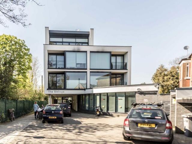 Station Road, Kingston Upon Thames KT1 1 bed flat to rent £1,895 pcm £437 pw