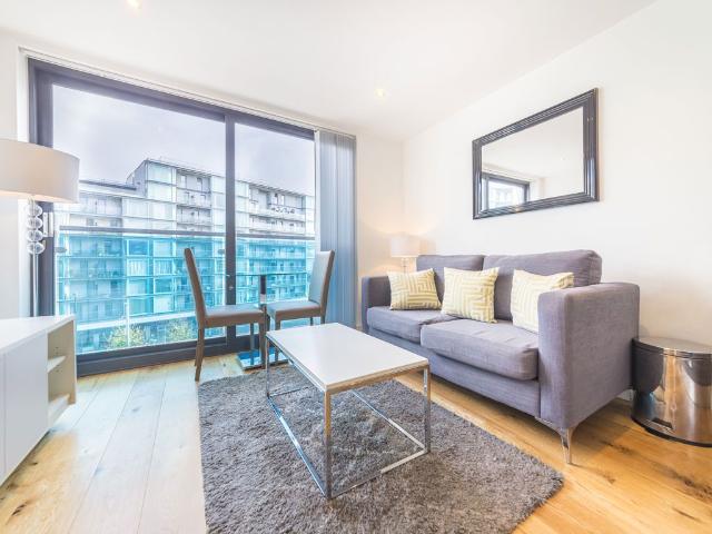 Station Road, Hayes UB3, Studio to rent, £1,400 pcm | PrimeLocation