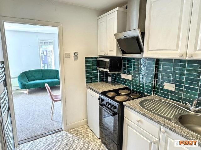 Station Road, Hayling Island. PO11, 1 bed flat to rent, £750 pcm | PrimeLocation