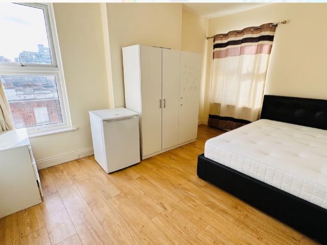 Station Road, Harrow HA1, Room to rent, £950 pcm | PrimeLocation