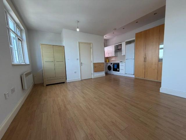 Station Road, Harrow HA1, Studio to rent, £1,100 pcm | PrimeLocation