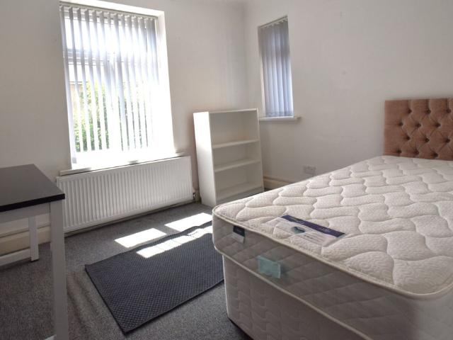 Station Road, Harrow HA2, 4 bed flat to rent, £2,600 pcm | PrimeLocation