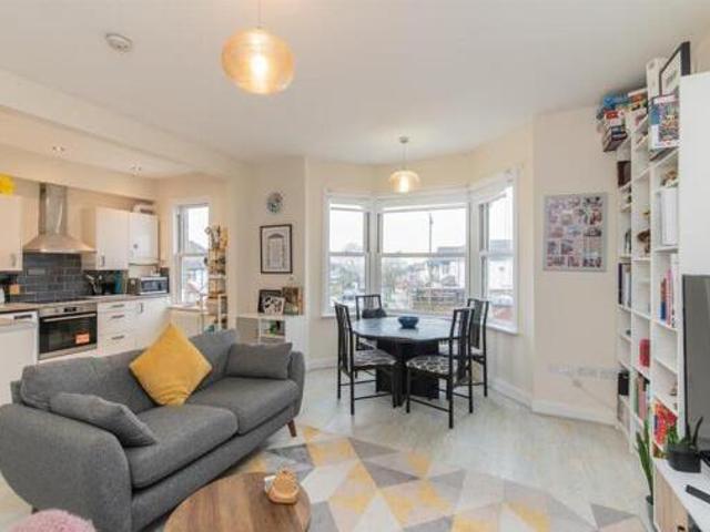 Station Road, Hendon, 2 Bedroom Flat