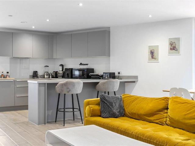 Station Road, London N17, 3 bed flat to rent, £3,250 pcm | PrimeLocation
