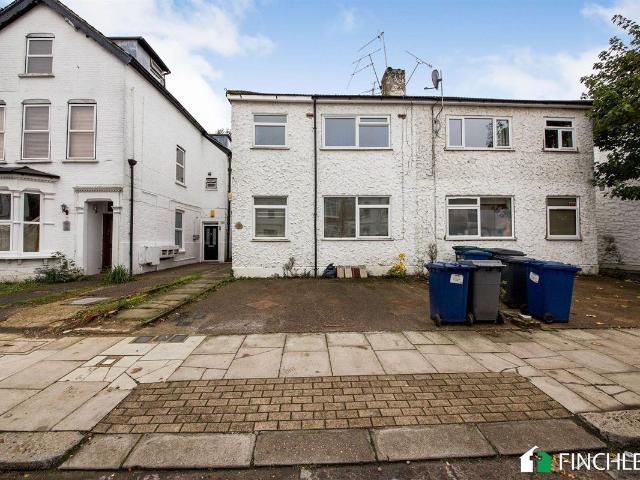 Station Road, London N3, 2 bed flat to rent, £1,850 pcm | PrimeLocation