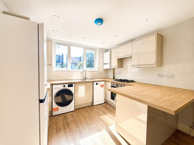 Station Road, London N3, 2 bed flat to rent, £1,950 pcm | PrimeLocation