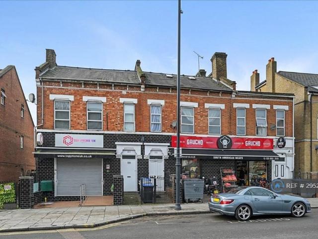 Station Road, London, NW10 4 bed flat to rent £3,500 pcm £808 pw
