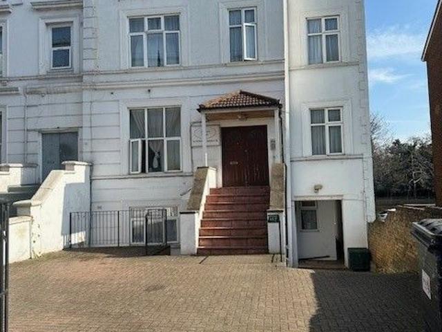 Station Road, London, London N11, Studio to rent, £1,275 pcm | PrimeLocation
