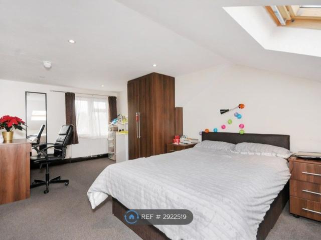 Station Road, London TW3, Room to rent, £1,100 pcm | PrimeLocation