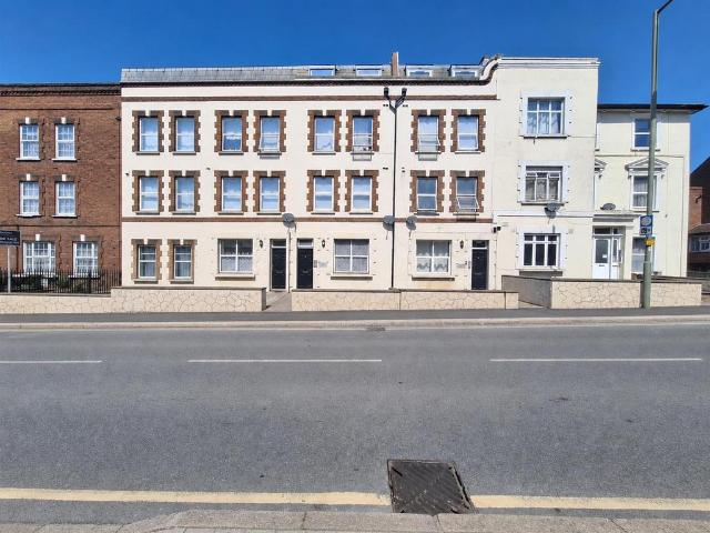 Station Road, London 2 bed flat to rent £2,200 pcm £508 pw