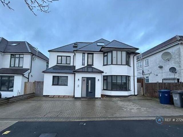Station Road, London, 2 Bedroom Flat