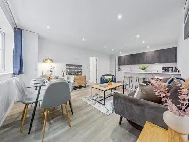 Station Road, London