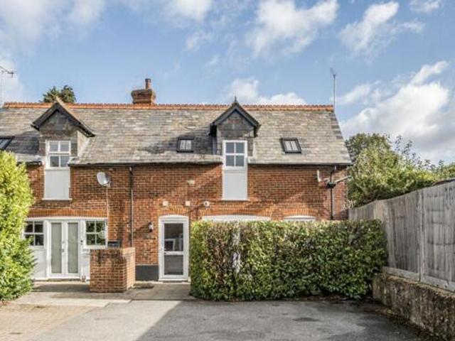 Station Road, Liss, 2 Bedroom Semi detached