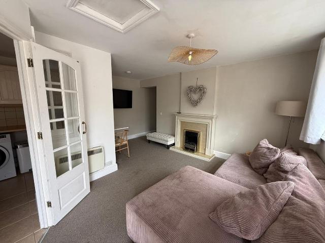 Station Road, Malmesbury, 9 SN16, 2 bed semi detached bungalow to rent, £1,100 pcm | PrimeLocation