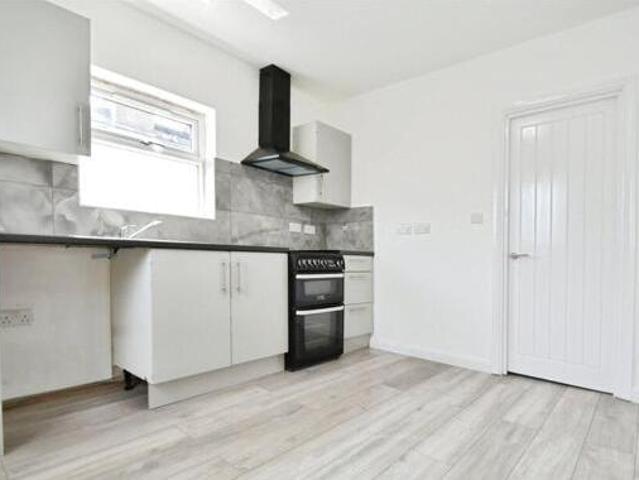 Station Road, Manor Park, 2 Bedroom Apartment