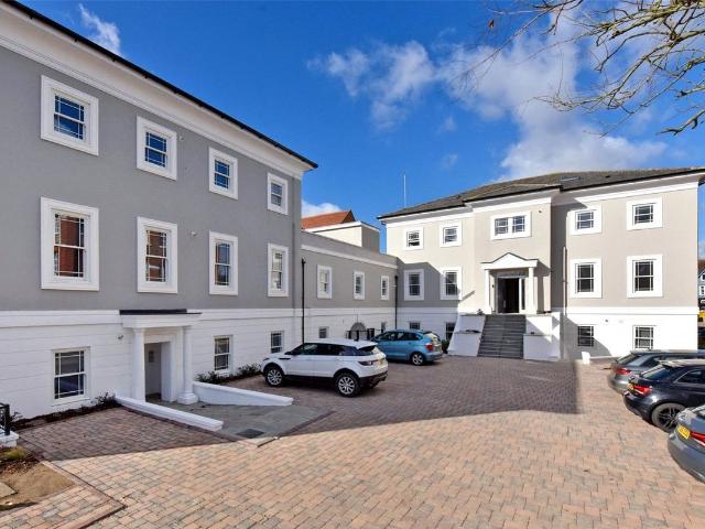 Station Road, Marlow, Buckinghamshire SL7, 1 bed flat to rent, £1,550 pcm | PrimeLocation