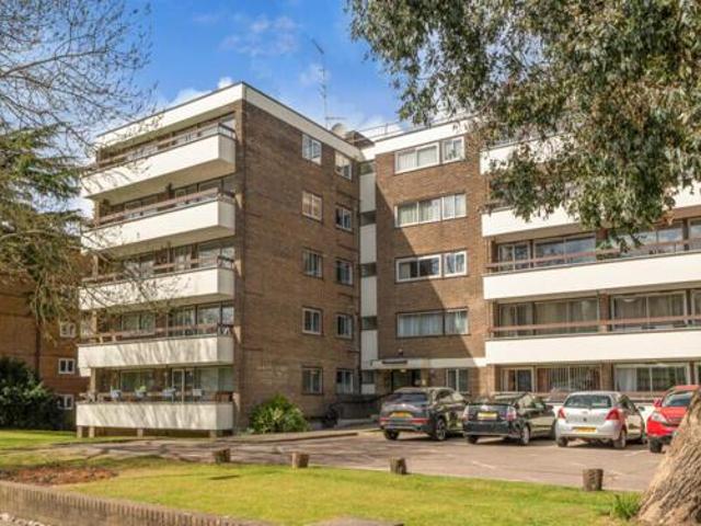 Station Road, New Barnet, 3 Bedroom Apartment