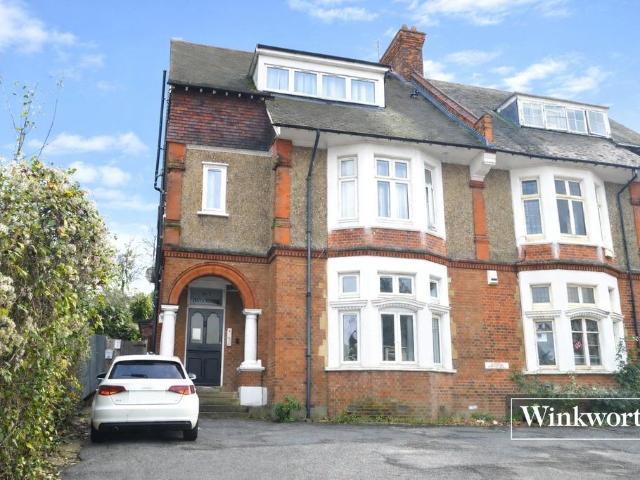 Station Road, New Barnet, EN5 2 bed apartment to rent £1,800 pcm £415 pw