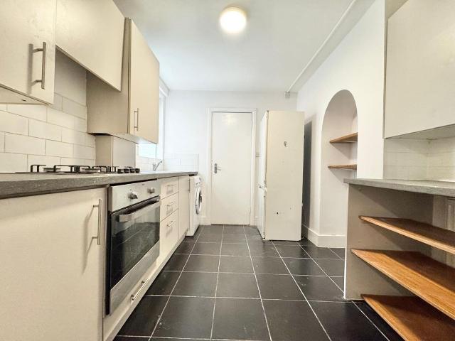 Station Road SE25, 1 bed flat to rent, £1,375 pcm | PrimeLocation
