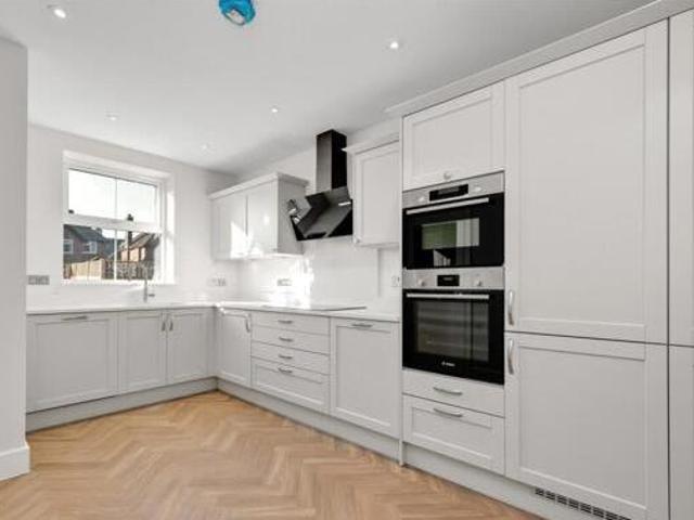 Station Road, Shalford, 3 Bedroom Semi detached