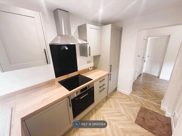 Station Road, Sheffield S35, 2 bed end terrace house to rent, £850 pcm | PrimeLocation