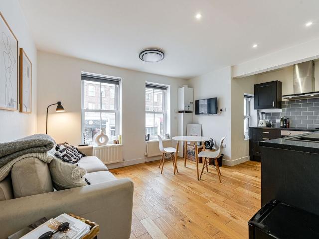 Station Road, Sidcup DA15, 2 bed flat to rent, £1,650 pcm | PrimeLocation