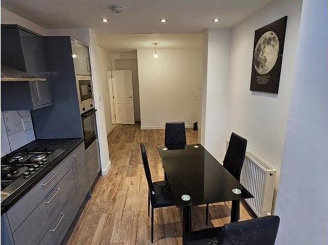 Station Road, Strood ME2, 2 bed flat to rent, £1,500 pcm | PrimeLocation
