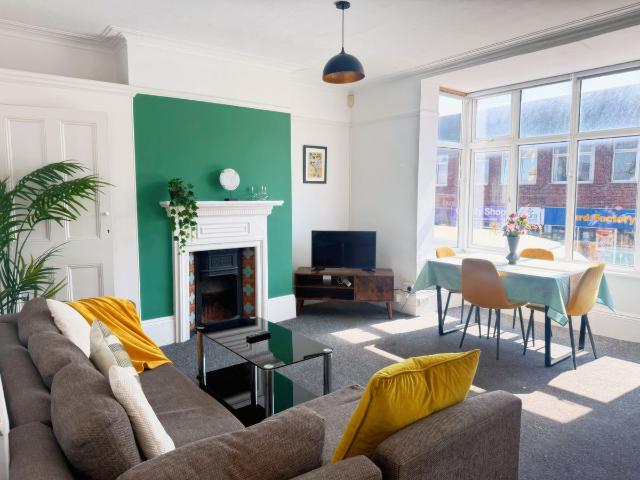 Station Road, Portslade, Brighton BN41, 4 bed flat to rent, £2,800 pcm | PrimeLocation