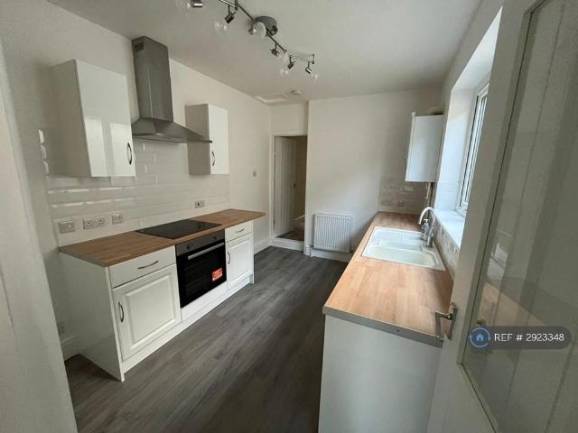 Station Road, Portsmouth, PO3 2 bed terraced house to rent £1,275 pcm £294 pw