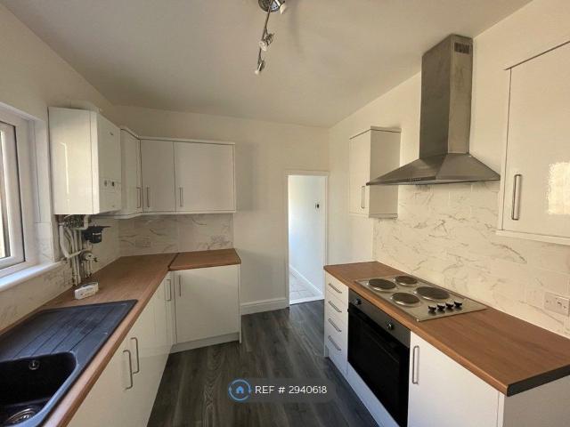 Station Road, Portsmouth PO3, 2 bed terraced house to rent, £1,300 pcm | PrimeLocation