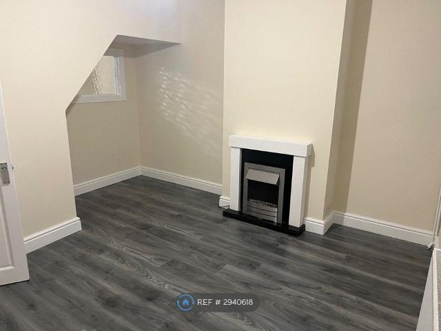 Station Road, Portsmouth PO3, 2 bed terraced house to rent, £1,300 pcm | PrimeLocation