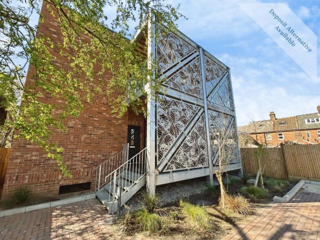 Station Road, Paddock Wood, Tonbridge TN12, 2 bed flat to rent, £1,600 pcm | PrimeLocation