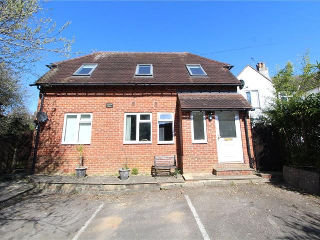 Station Road, Petersfield, Hampshire GU32, 1 bed flat to rent, £920 pcm | PrimeLocation