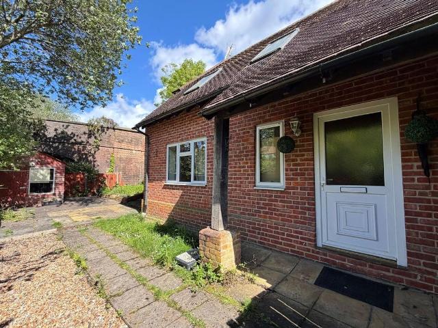 Station Road, Petersfield, Hampshire GU32, 2 bed end terrace house to rent, £1,495 pcm | PrimeLocation