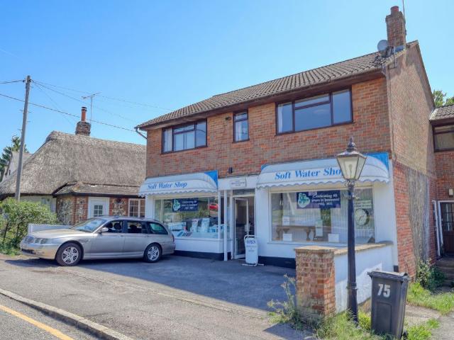 Station Road, Princes Risborough, Buckinghamshire HP27, 2 bed maisonette to rent, £1,350 pcm | PrimeLocation