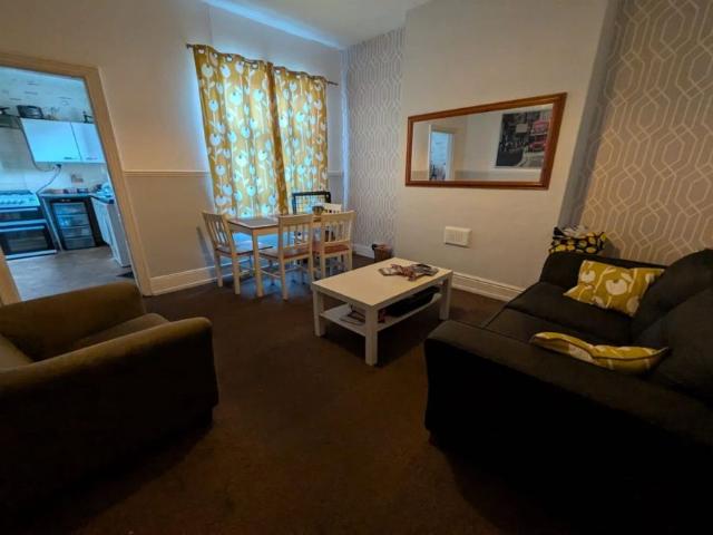 Station Road Room 2, Beeston, NG9 2AZ